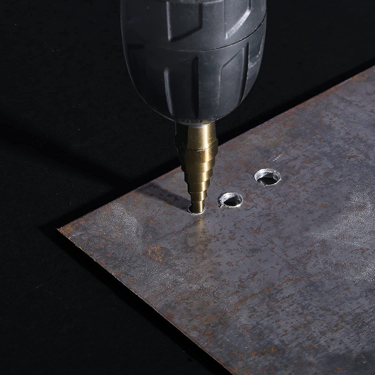 Utoolmart Step Drill Bit HSS 5mm to 35mm 13 Step Size Titanium Coated Straight Flutes Round Shank for Metal Wood Plastic Silver 1pcs