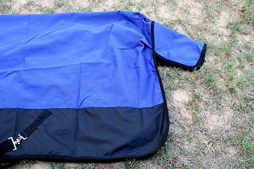 CHALLENGER 72" 1200D Turnout Rain Horse Sheet Light Winter Blanket Gusset 355
