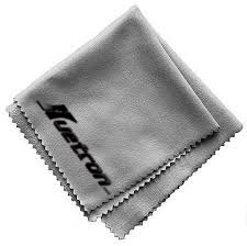 6 feet USB 2.0 Nikon UC-E6, UC-E16, UC-E17 Camera Compatible/Nikon Coolpix L3, L310, L4, L5 + Microfiber Cleaning Cloth for LCD Screen Tablet Phone Computer Laptop Glasses Lens Eyeglasses