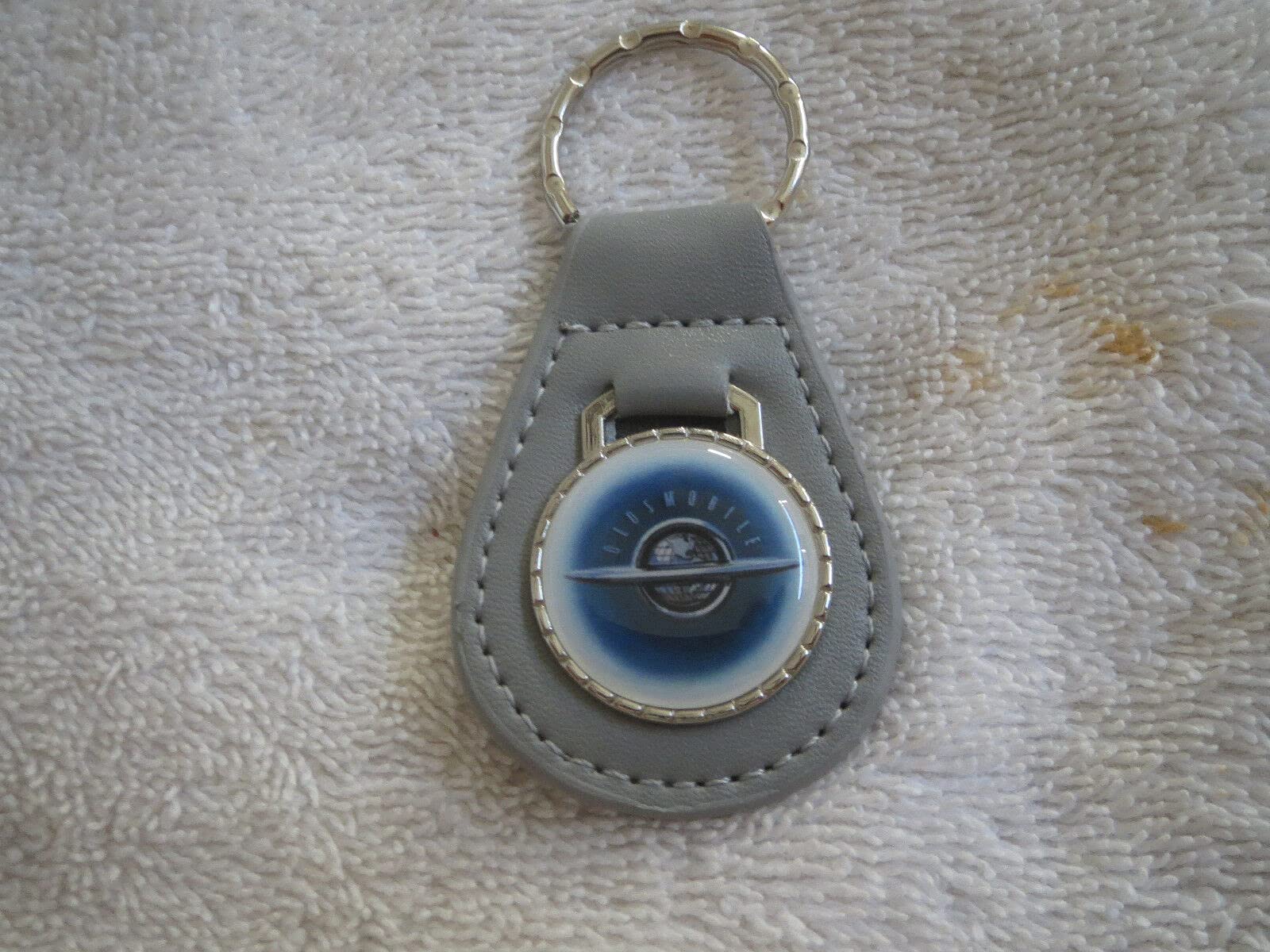 1930's 1940's 1950's OLDS WORLD VINTAGE LOGO LEATHER KEYCHAIN - GREY