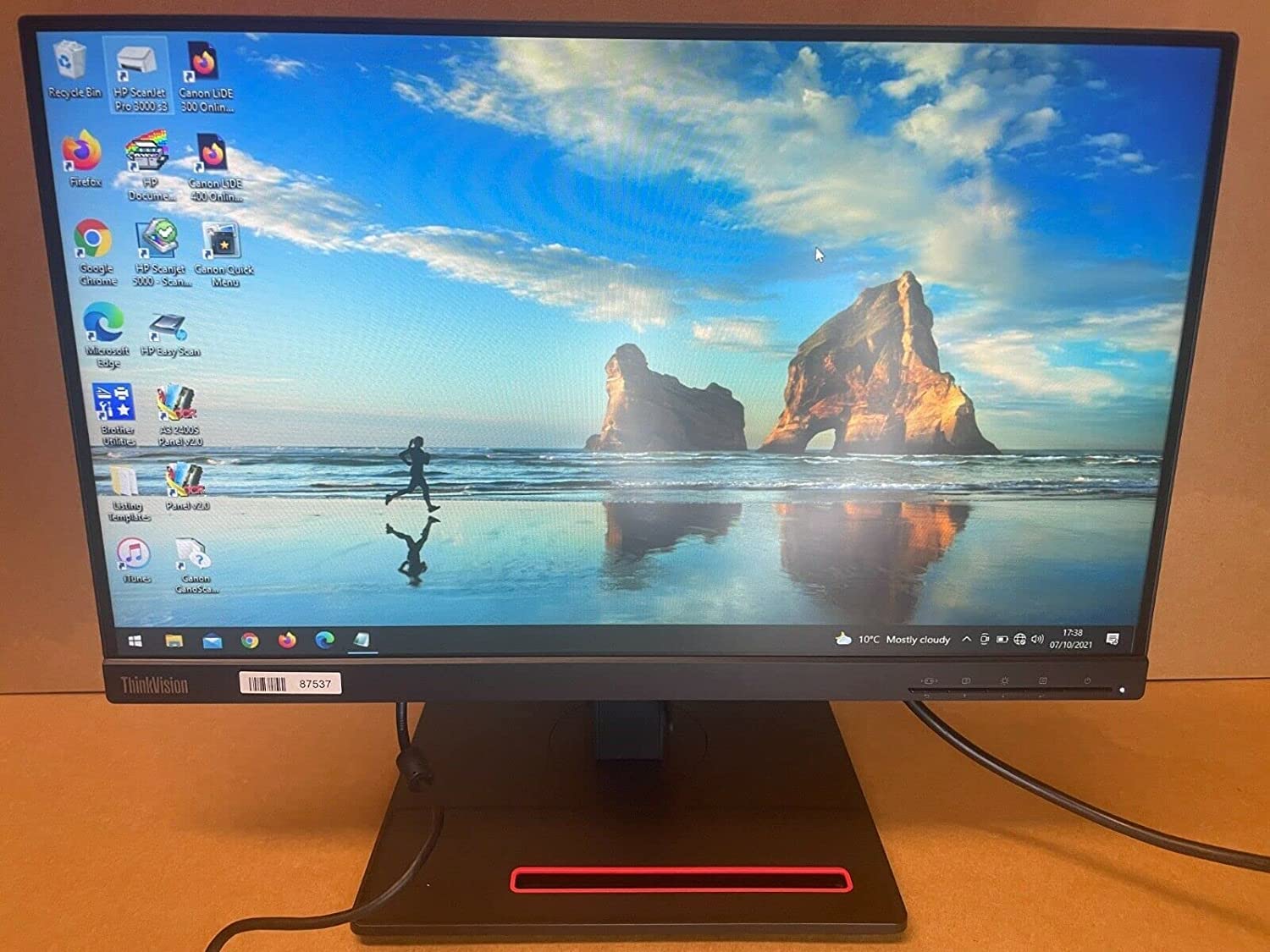 Lenovo ThinkVision T22i-20 - LED Monitor - Full HD (1080p) - 21.5" (Renewed)