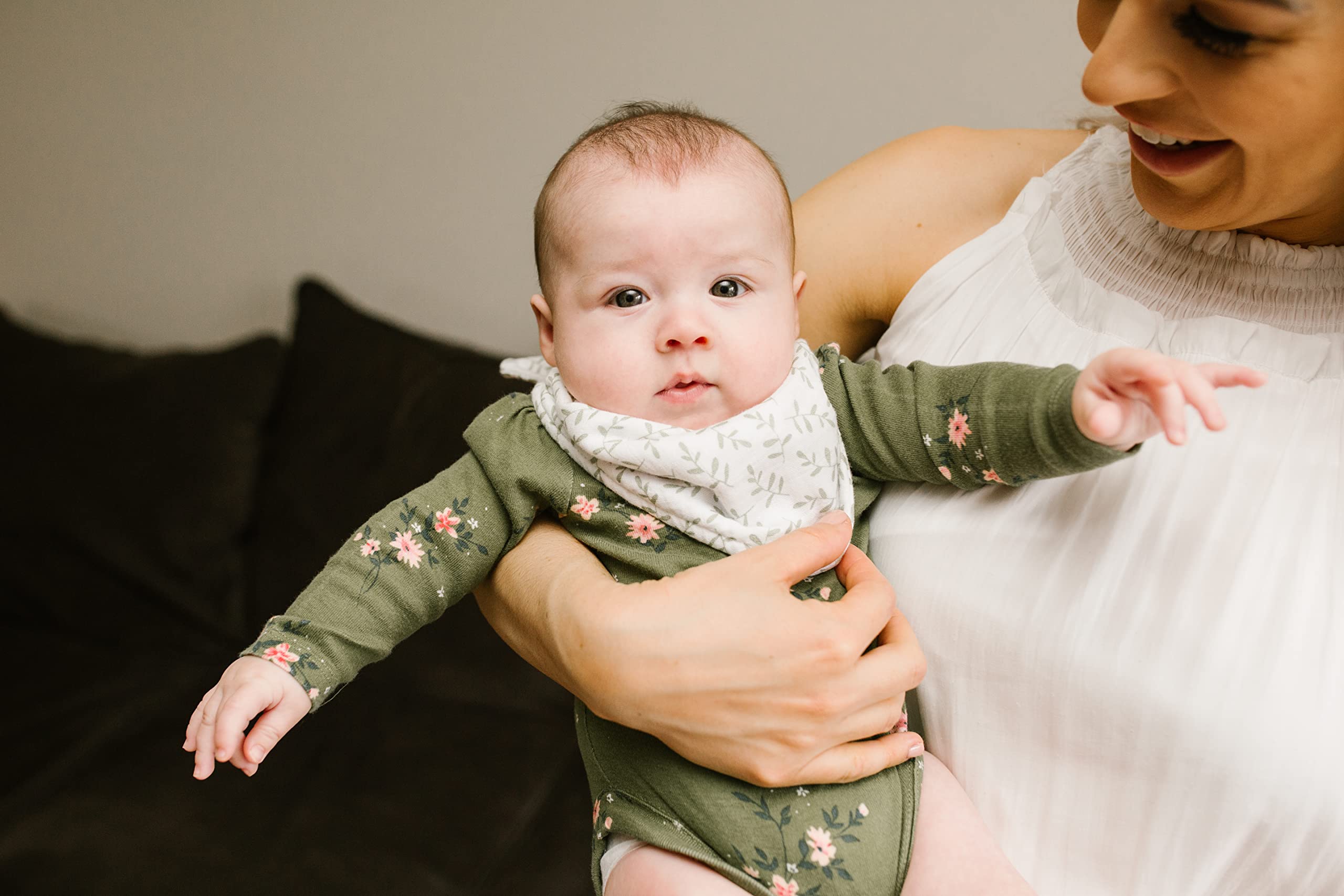 Lulujo Soft Cotton Baby Bib, 2 Pack, Daisies/Greenery