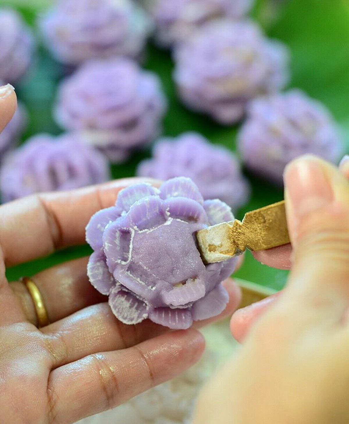 2 Pcs Pastry Tongs Thai Dessert Chor Muang Flower Shaped Dumpling Cooking Gadget Traditional