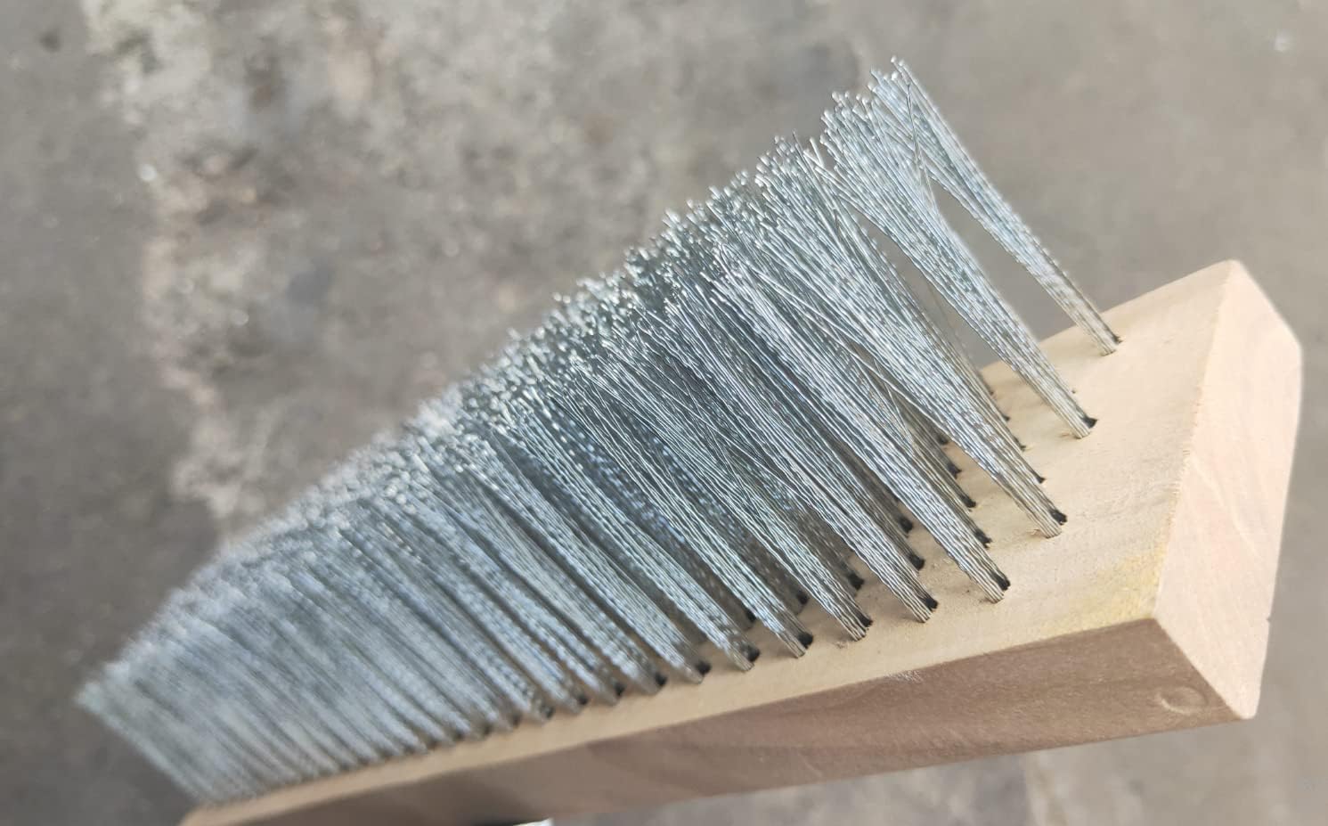 16" Heavy-Duty Rough Surface Floor Brush,Stainless Steel Wire Large Deck Scrub Brush 16" x 2.7β Removes Snow, Dirt & Grime on Drivways, Steps, Patios, Decks, Tile, Cement Without Stick (16")