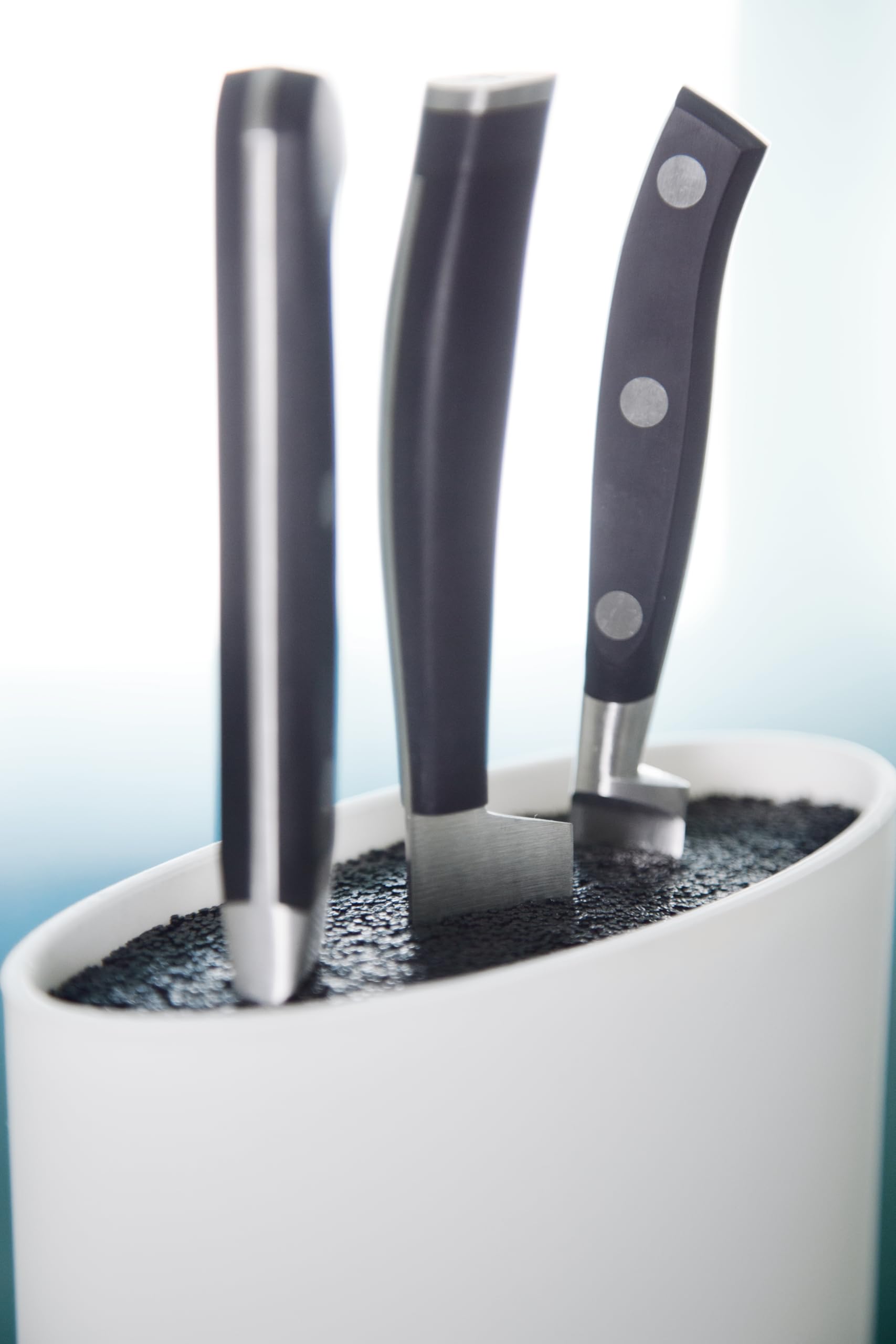 Arcos Universal Knife Block in Thermoplastic Elastomer. Knife Storage, Holds Knives up to 8'' Inch. White Color. Series Universal