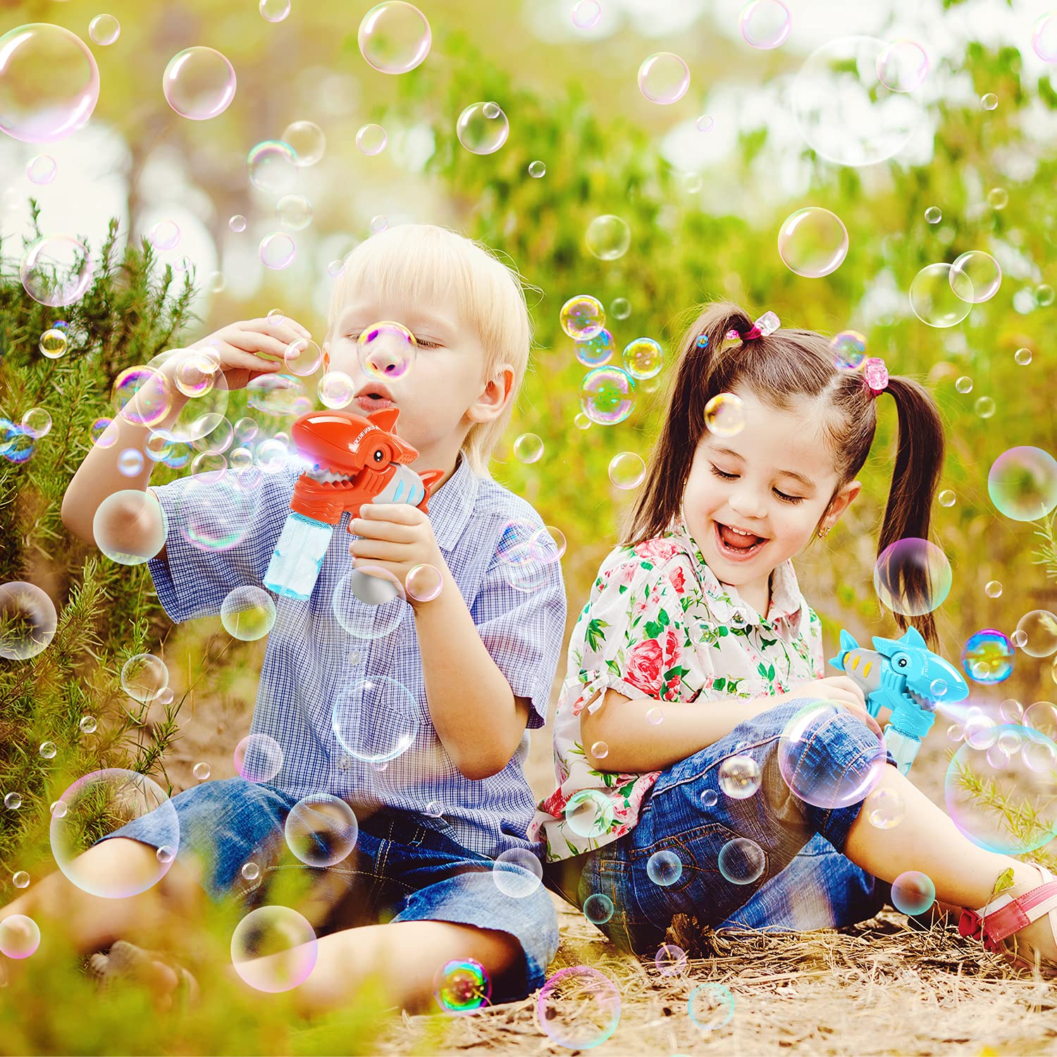2 Bubble Gun for Kids,Light-Up and Musical Automatic Shark Bubble Blower Toys with 4 Bubble Solution,Fun Summer Outdoor Party Gift for 4 5 6 7 8+ Years Old Toddlers Boys Girls Bubble Maker Machine
