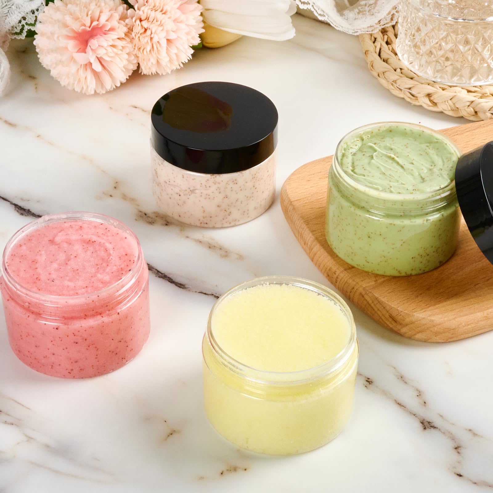 Qeirudu 4 oz Plastic Jars with Lids and Labels, 24 Pack BPA Free Empty Containers Clear Round Cosmetic Jars for Sugar Scrubs, Body Butter, Lotion, Creams