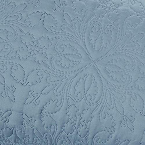 Amazon Basics Oversized Quilt Bed Set, Embossed Coverlet and Shams - King, Spa Blue Floral