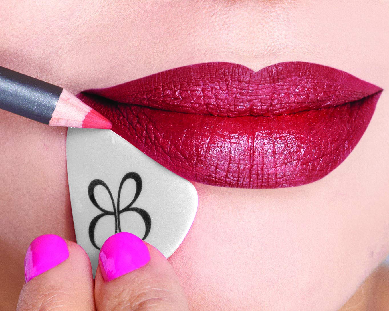 beautyblender® | Liner Designer Pro Beauty Blender Triple-Edged Eyeliner & Eye Pencil Guide, Includes Magnifying Mirror & Suction Cup, For Eye Pencil, Gel Cream, Liquid Liner and Powder Formula