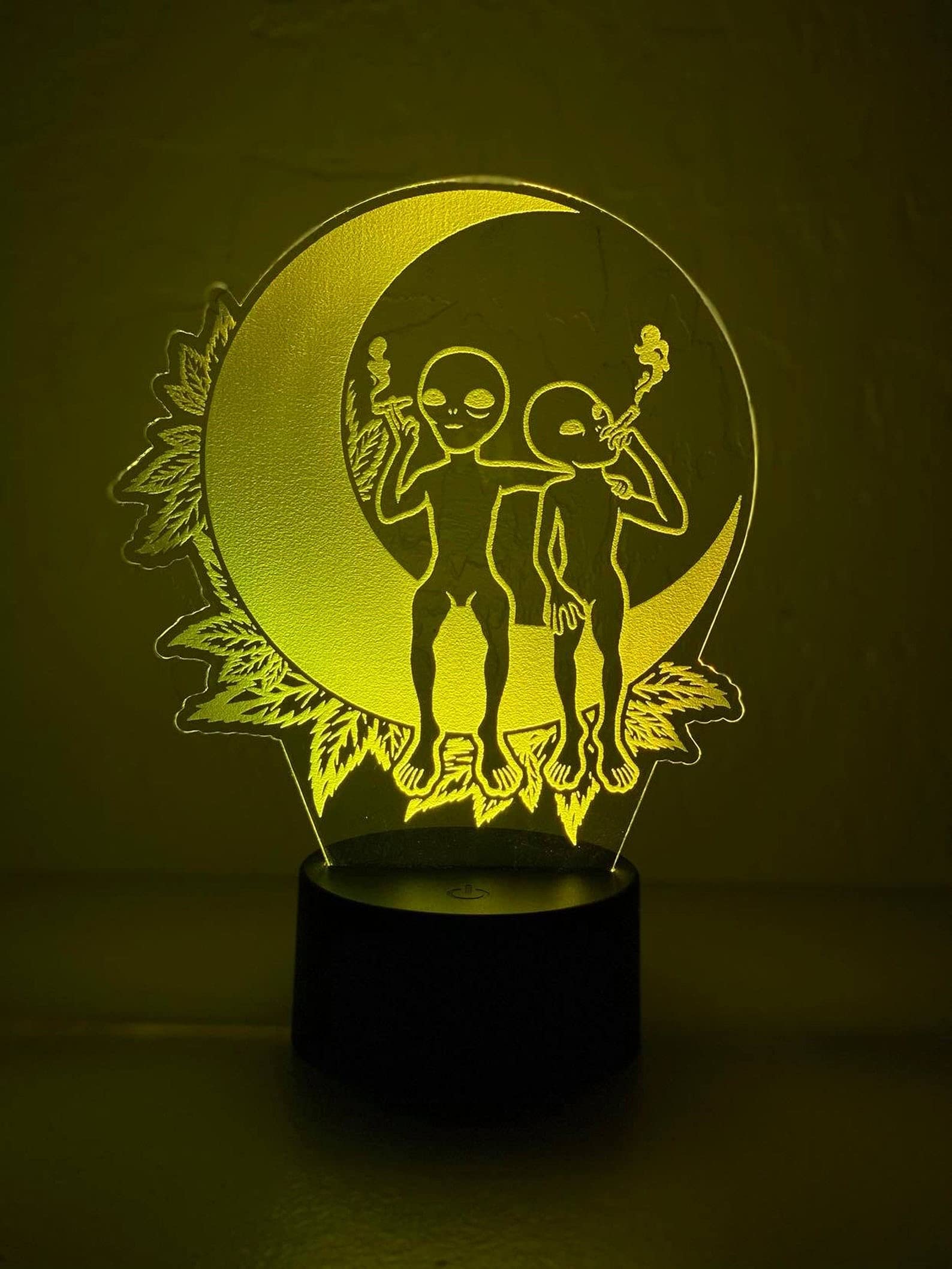 Yooce 420 Leaf 3D LED Table Lamp Night Light Optical Visual Illusion Home Decor Lighting
