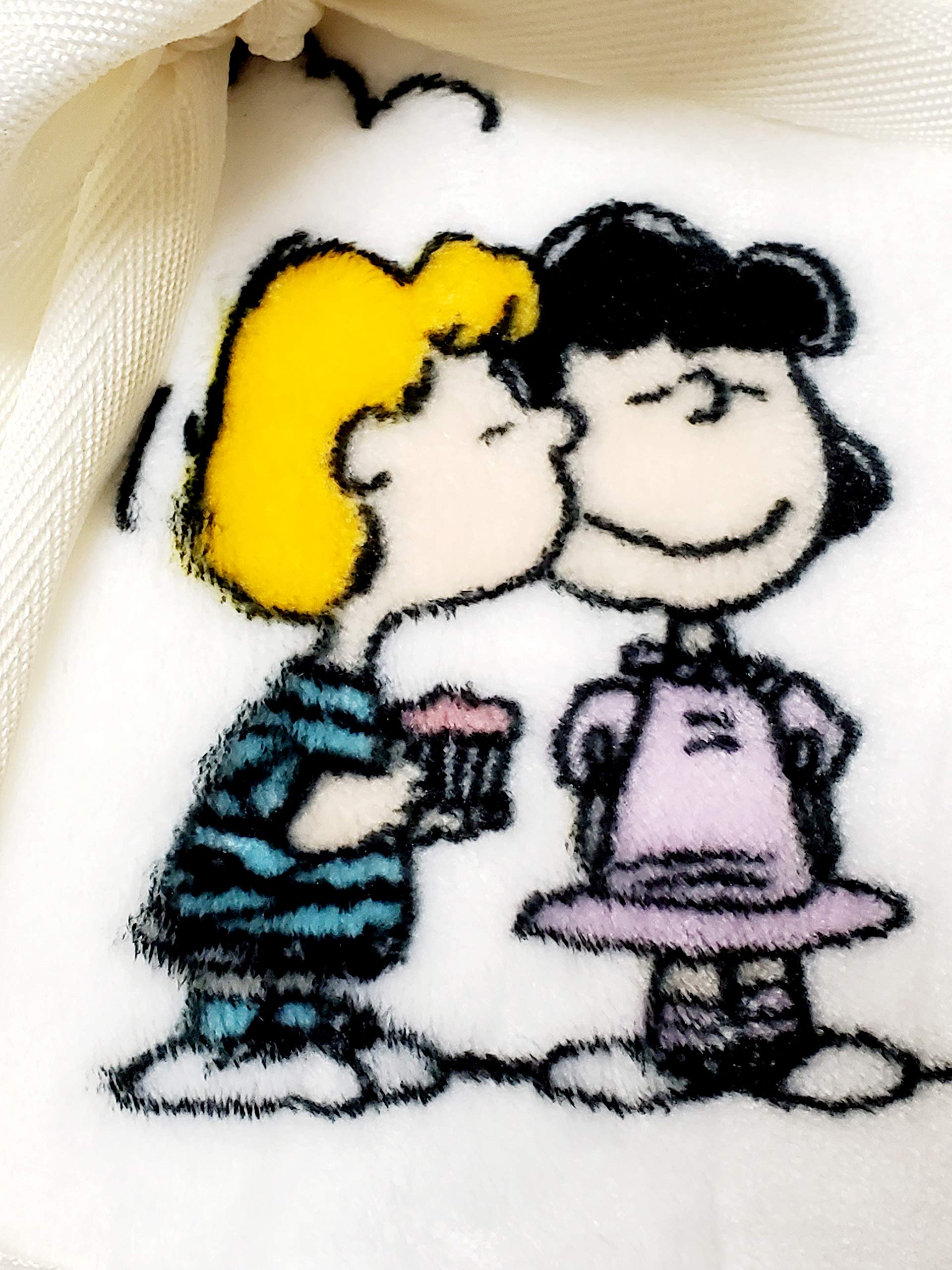 CHDENUO Peanuts Gang Snoopy Valentine's Love in The Cards Heart Throw Blanket