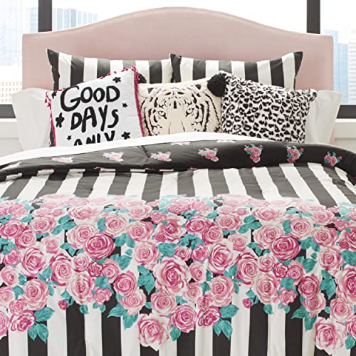 Betsey Johnson Throw Pillow Cozy Bedding with Zipper Closure, Stylish Home Decor, 1 Count (Pack of 1), Betsey's Tiger Black