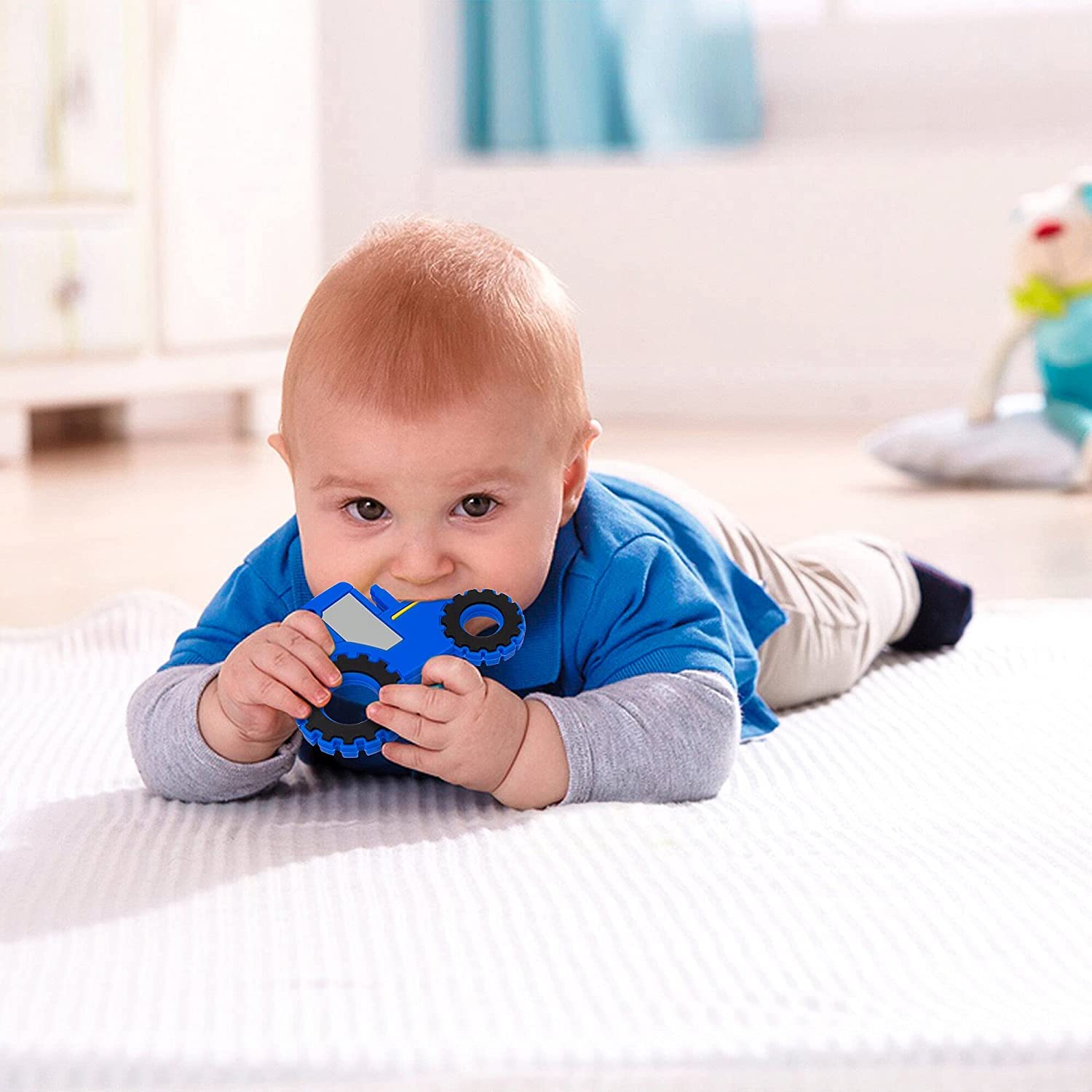 4Pcs Sensory Chew Necklaces Car Teether Shark Tooth Food Grade Silicone Teething Chewing Toy Dinosaur Chewable Pendant for Infant Nibble Oral Motor Autism ADHD Boy Girl Kids