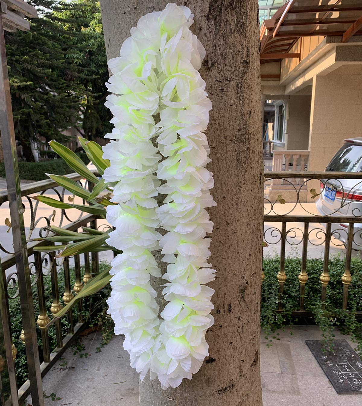 4 Pcs White Hawaiian Leis with Green Leaves for Graduation Party, Dance Party, Photo Prop in Outdoors (White)