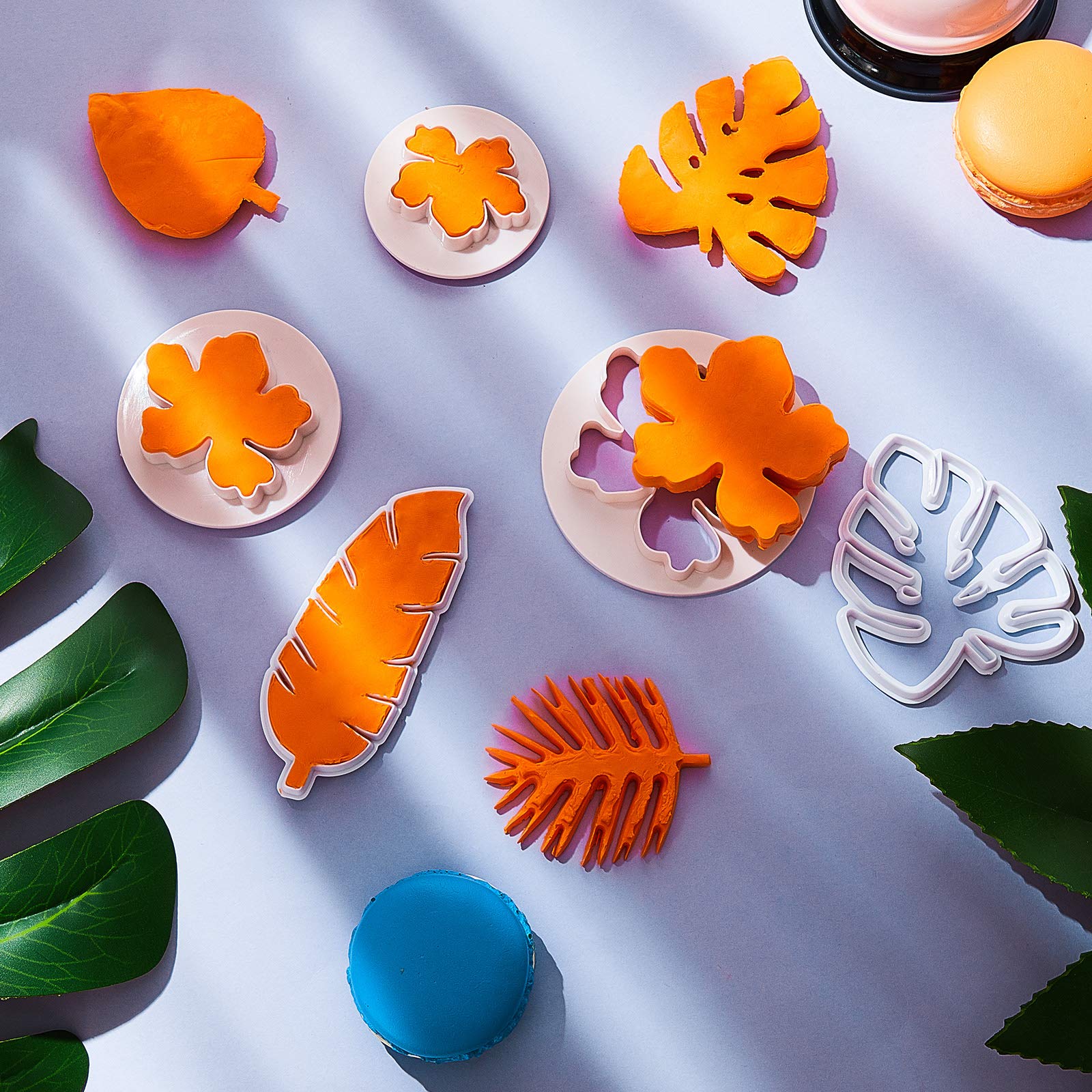 14 Pieces Tropical Leaf Cutters Hawaiian Flower Cutters Plastic Palm Cookie Cutters Flower Leaves Fondant Cutter Palm Cake Embossing Mold for Sugarcraft Biscuit Cake Decoration Summer Beach Party