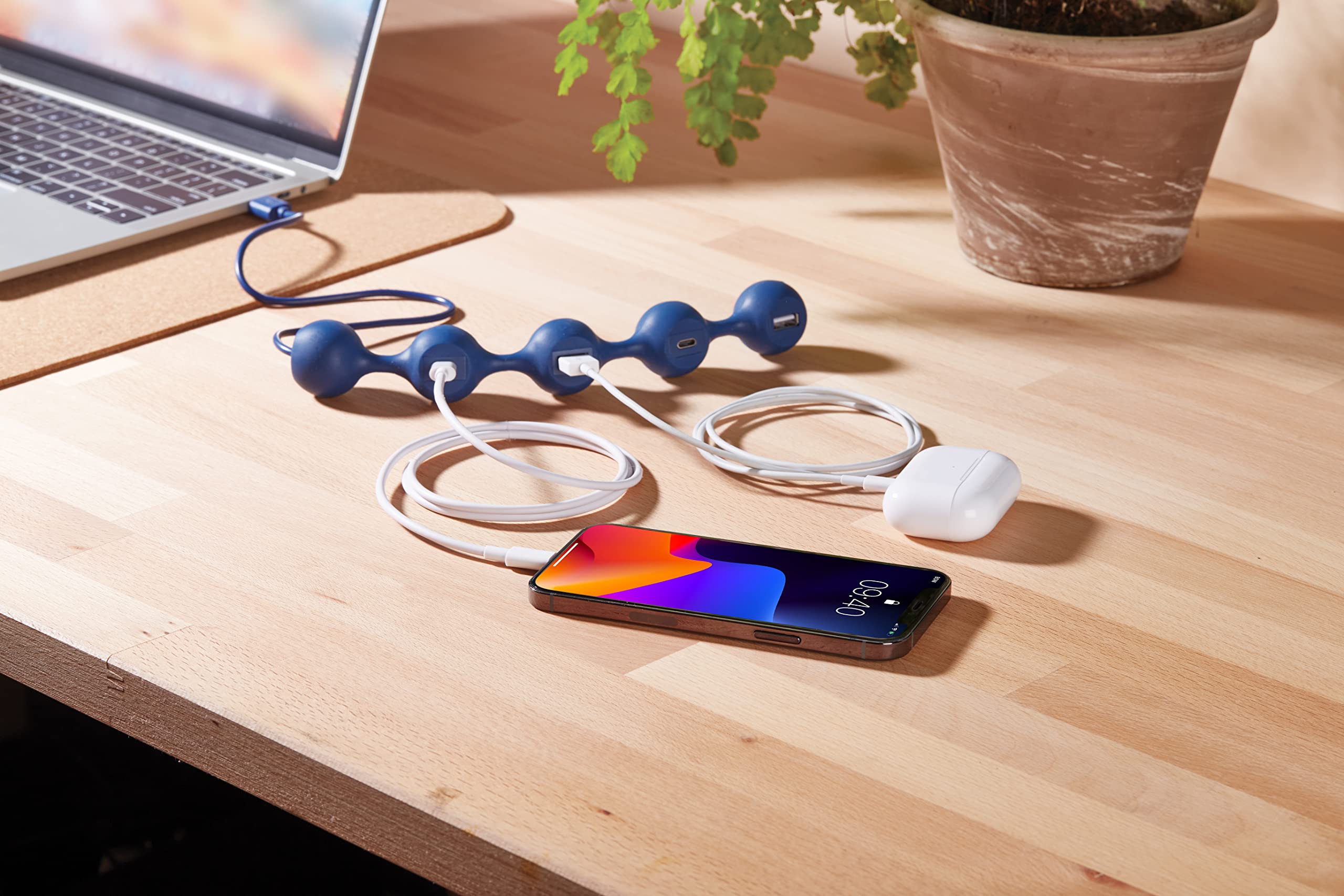 LEXON PEAS HUB 2 4-Way HUB 2 USB and 2 USB-C Smartphones Simultaneously Charge 2 Smartphones Copper Inner Cable LD143DB Dark Blue