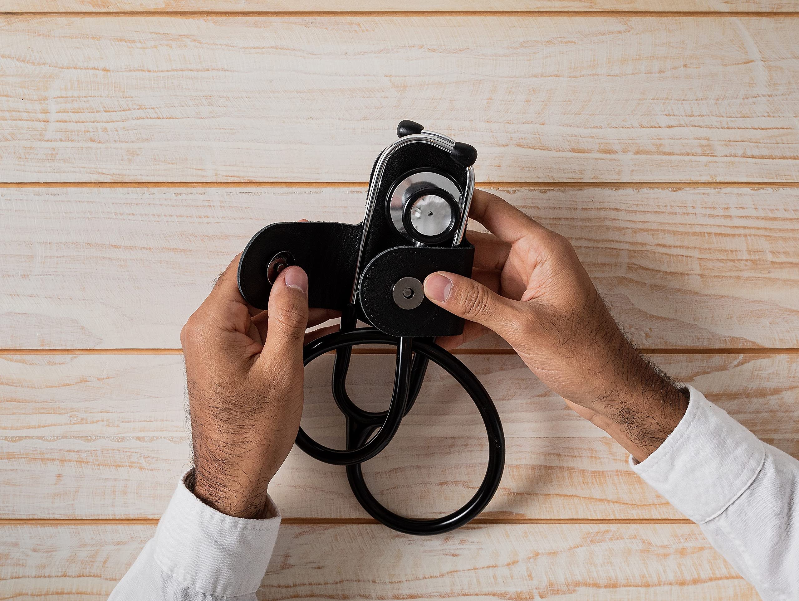 Wenses Magnetic Stethoscope Holder Hip Clip Black Genuine Leather Gift Set, Includes Writing Pen