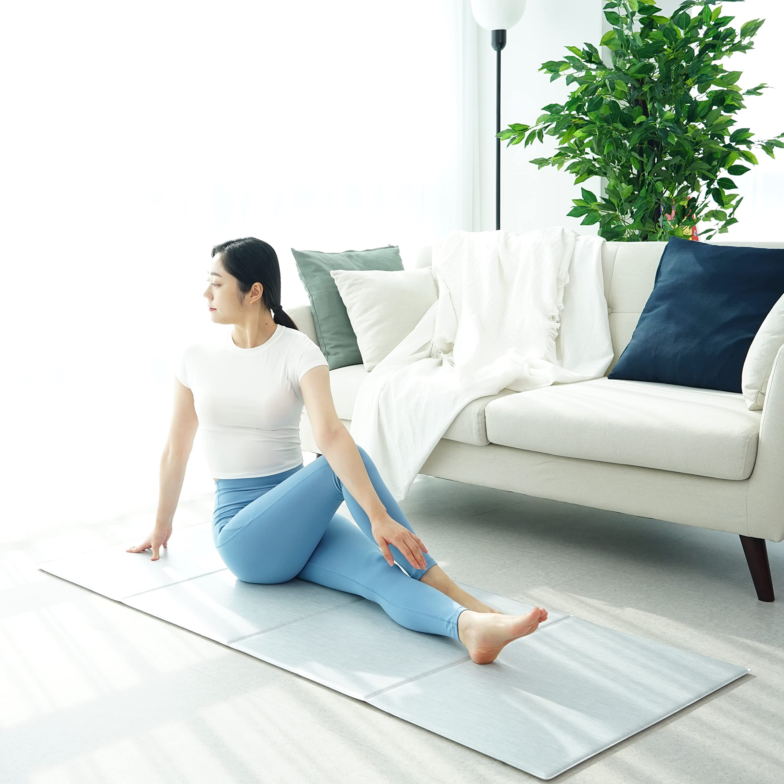 180cm x 70cm x 6mm Folding Reversible Yoga Mat Floor Fitness Exercise Pilates Workout Non-Slip Pine Tree Design