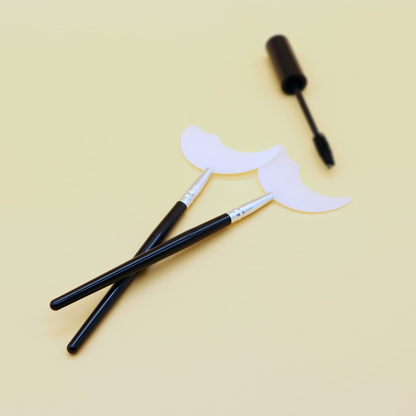 2 Pcs Lash Shield For Applying Lashes, Mascara Guard Shields, Reusable Eyelash Shields Guard, Under Eye Guards for Mascara, Eye Makeup Tools(Black Handle)