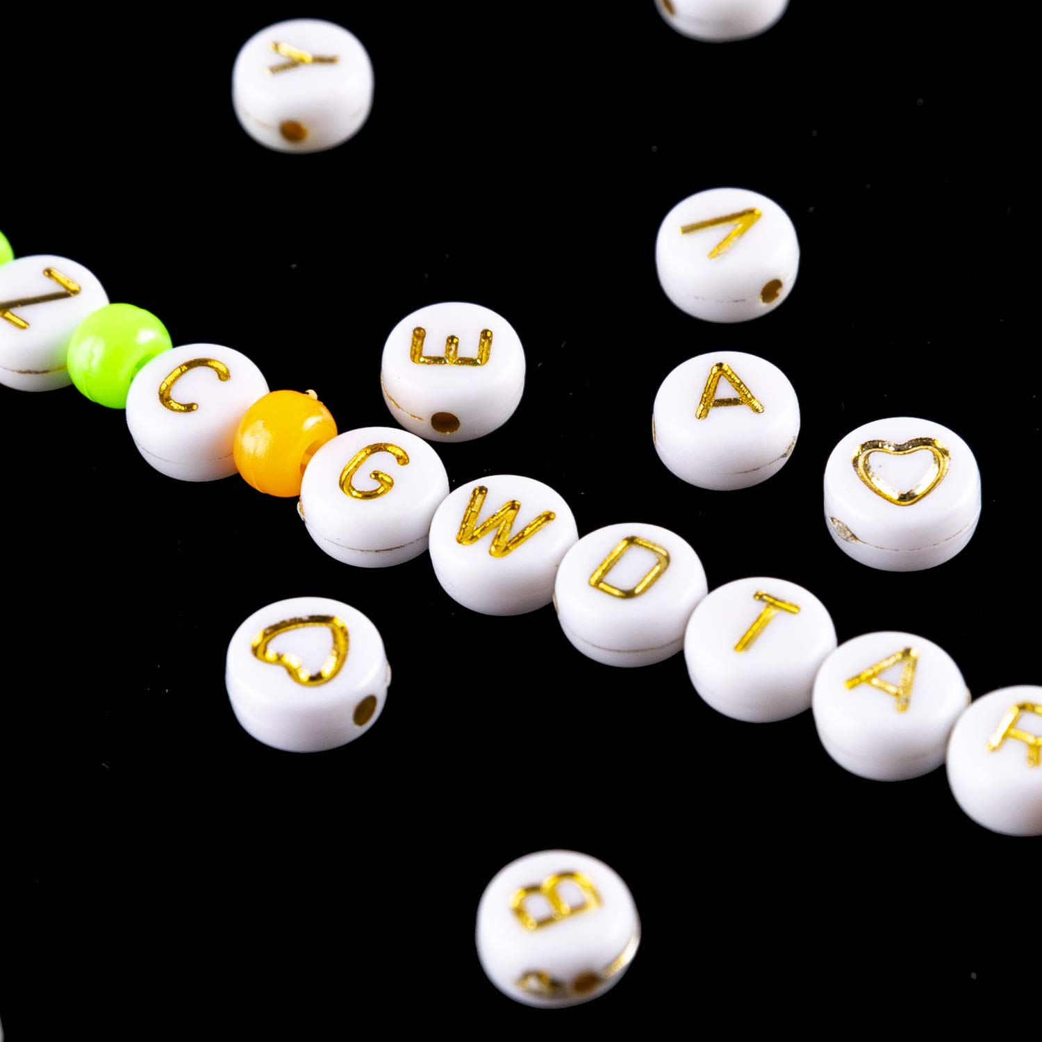 1680PCS Acrylic White and Gold Round Circle Letter Beads for Bracelets Alphabet Beads for Jewelry Making Name Bracelet Kit (Acrylic)
