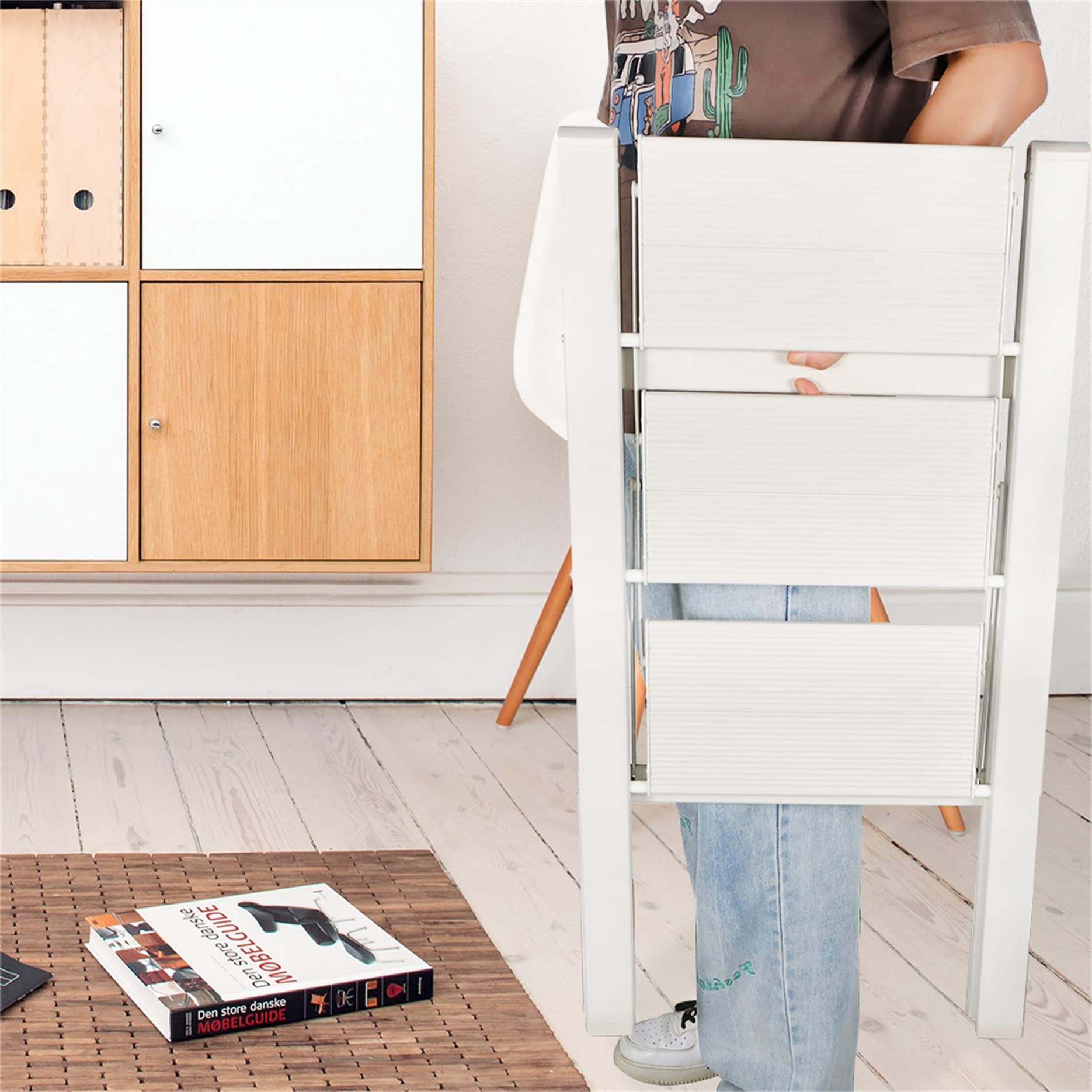 LiGuVCY 4 Step Ladder Folding Ladder Stool, Anti-Slip Folding Step Stool Ladder with Expanded Pedal,for Home and Office Use, Kitchen Step Stool 330lb Capacity, Black