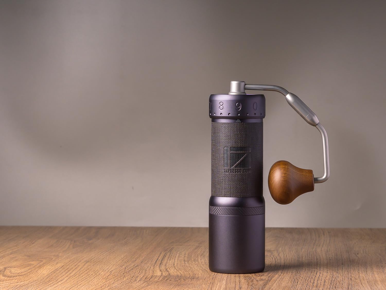 1Zpresso J-Max S Manual Coffee Grinder Iron Gray, Coated Conical Burr,Foldable Handle, Magnet Catch Cup Capacity40g, Numerical Adjustable Finely Setting, Faster Grinding Efficiency ideal for Espresso