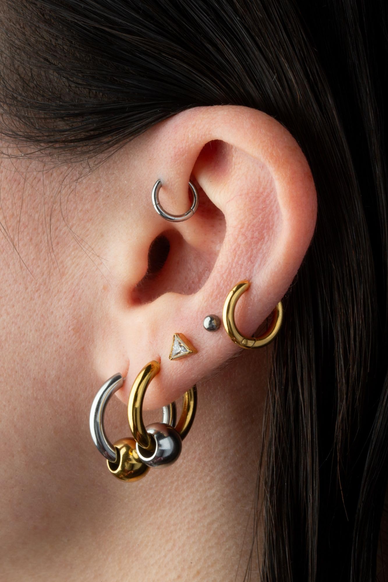 18GA 316L Stainless Steel 2mm Thick Hinged Round Hoop Earrings, Sold as a Pair (8mm Diameter, Black)