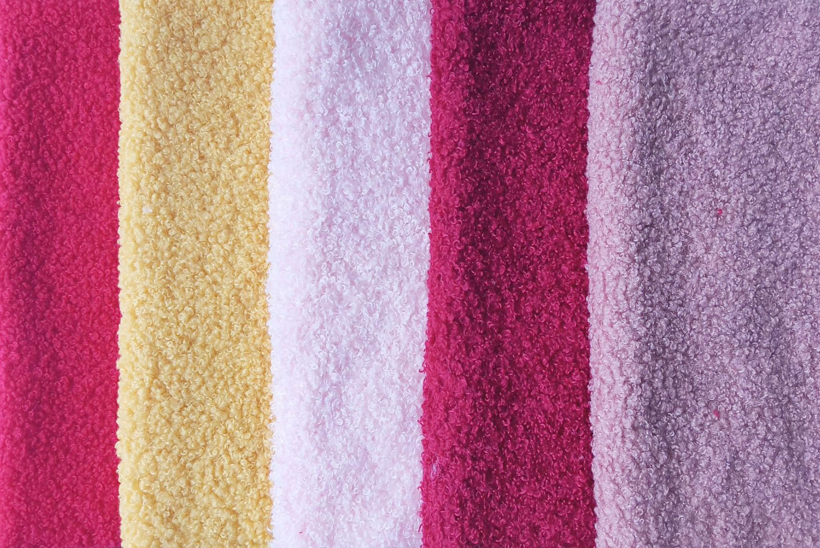 5pcs 19.7 x 15.8 Inches Red Solids DIY Fabric Teddy Short Plush Decorative Cloth Material Set Precut Bundle Patchwork Squares for Home Crafts Sewing Quilting