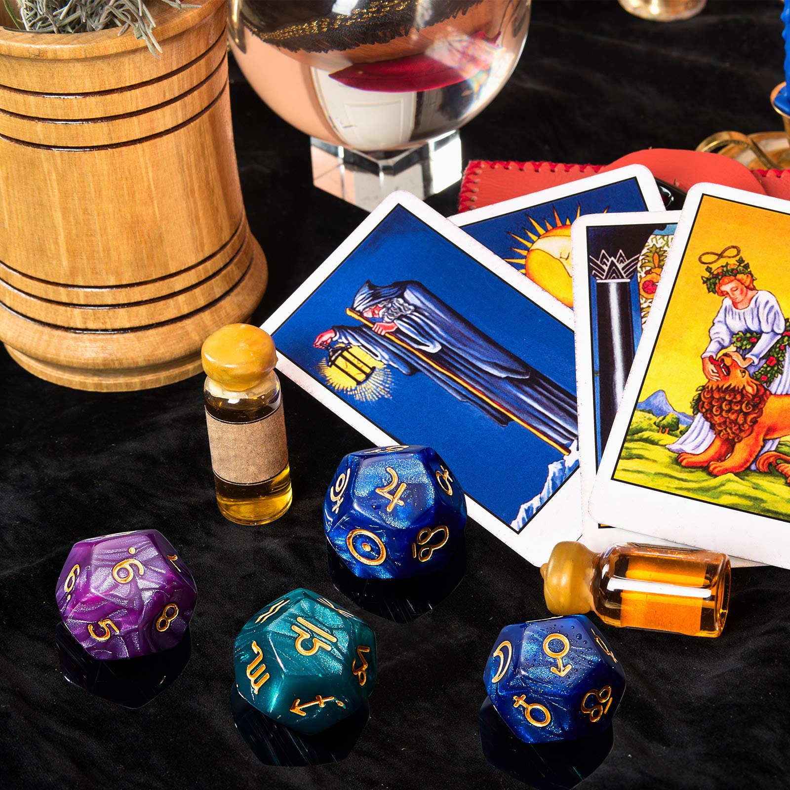 4 Set Tarot Cards Dice 12-Sided D12 Astrological Dice Resin Pearl Constellation Sign Dice for Astro Divination Gaming Accessories