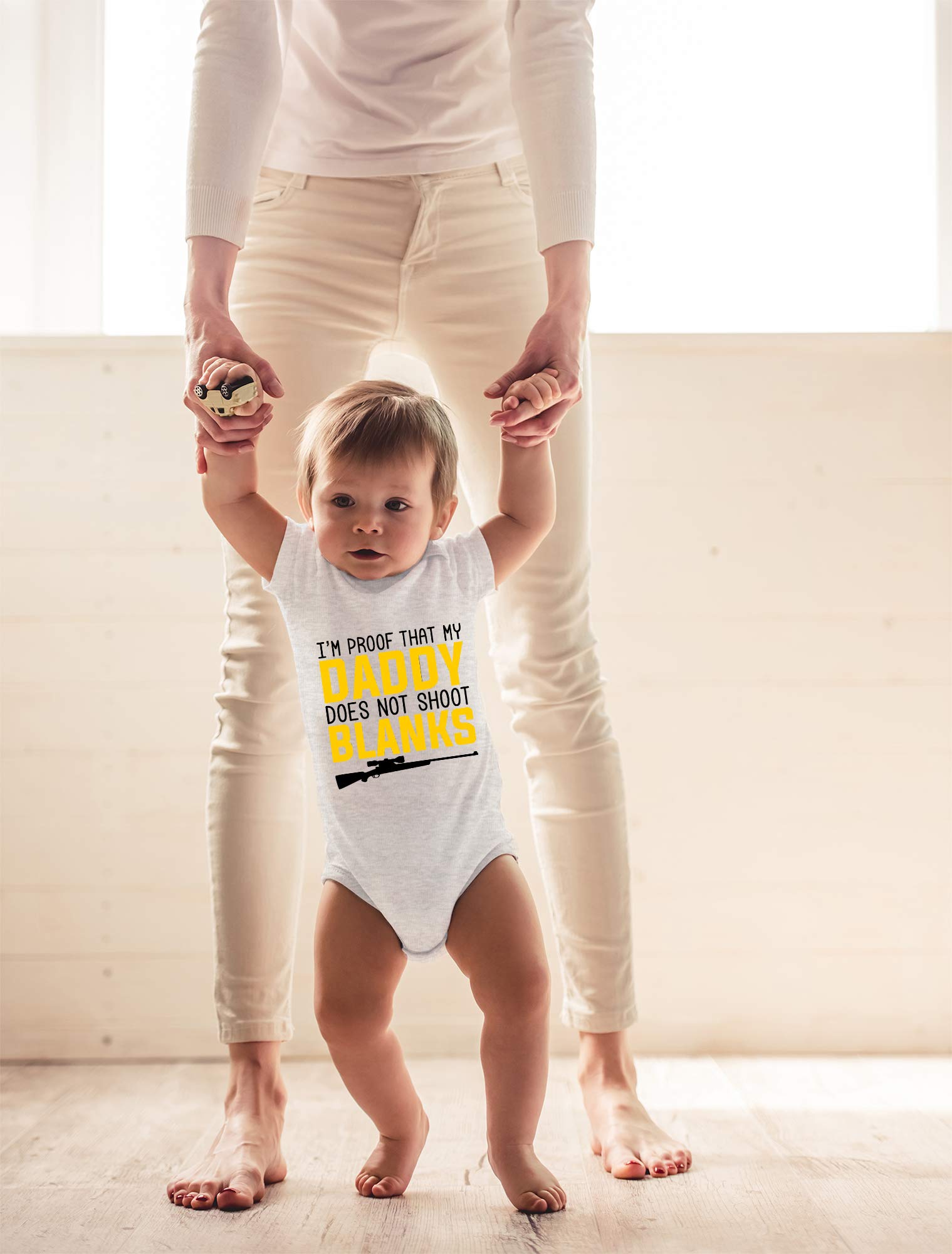 CBTwear I'm Proof That My Daddy Does Not Shoot Blanks - Dad to Be - Cute Infant One-Piece Baby Bodysuit (Newborn, Heather Grey)
