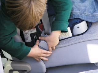 4 x Car Seat Buckle Guard for Children - Keep Your Child from Unbuckling The Seat Belt Button in Your Car