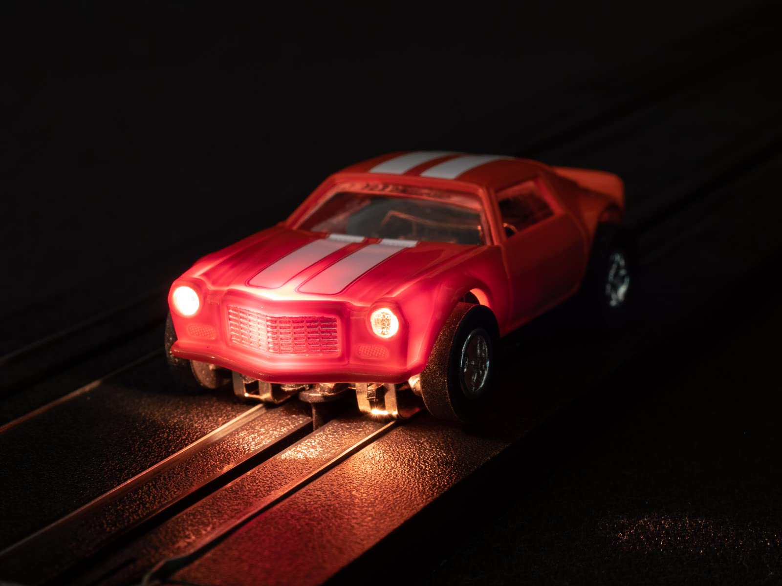 Auto World Xtraction Flamethrower R33 1970 Chevrolet Camaro (Orange) HO Scale Slot Car
