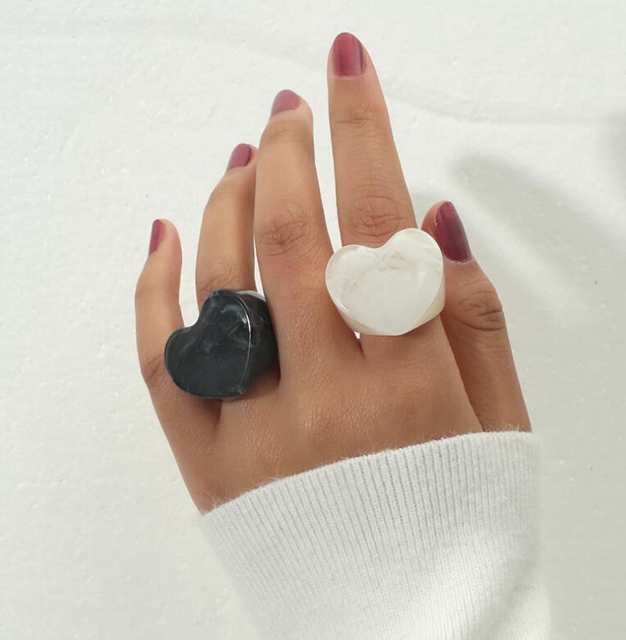 2 pcs Chunky Rings with Heart Shaped for Women Retro Black White Acrylic Finger Rings Wide Thick Ring Knuckle Ring Stackable Joint Ring