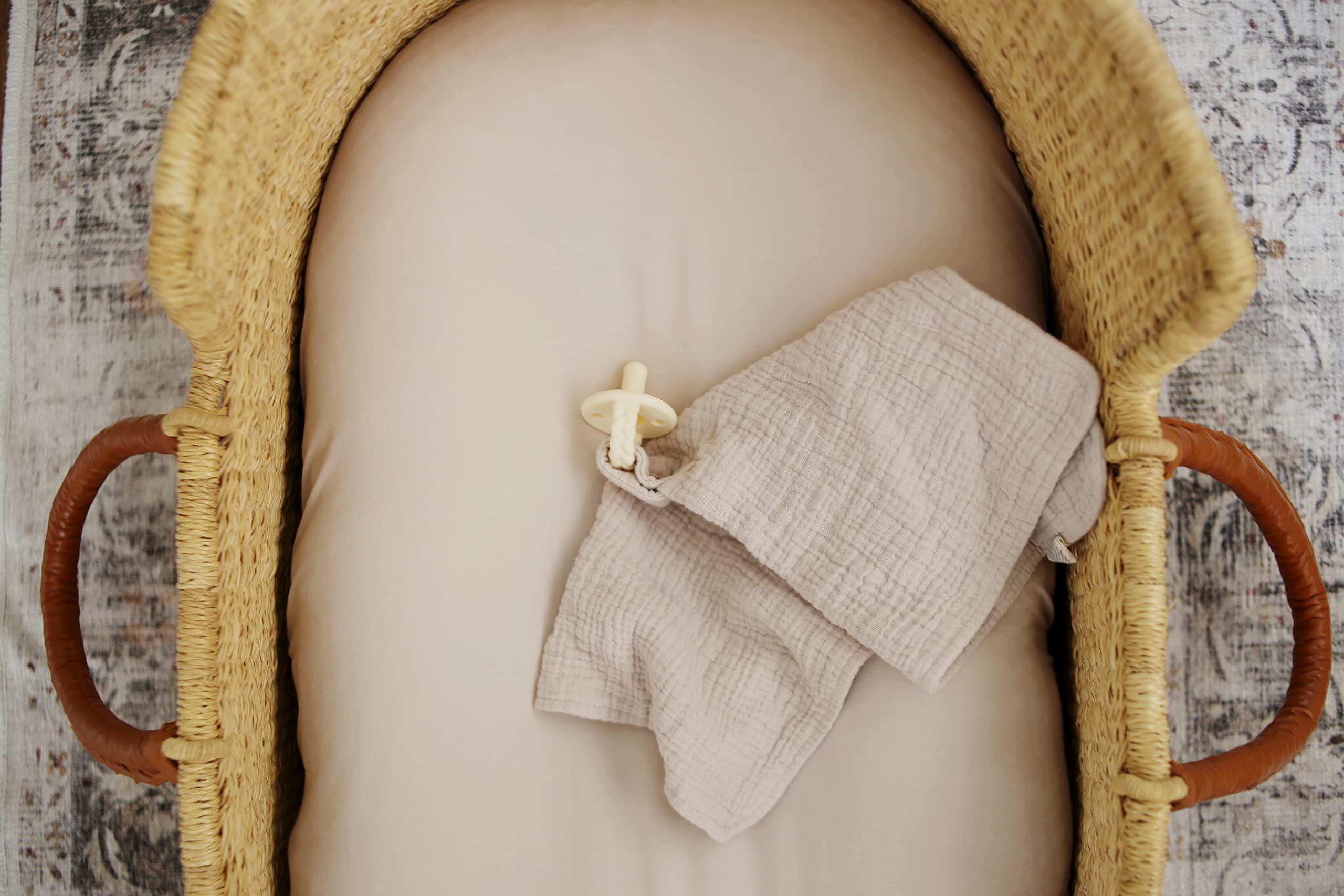 Marlowe & Co Organic Cotton Muslin Baby Blanket with Snap Closure, 15 in x 15 in Lovey with Holder (Natural Sand)
