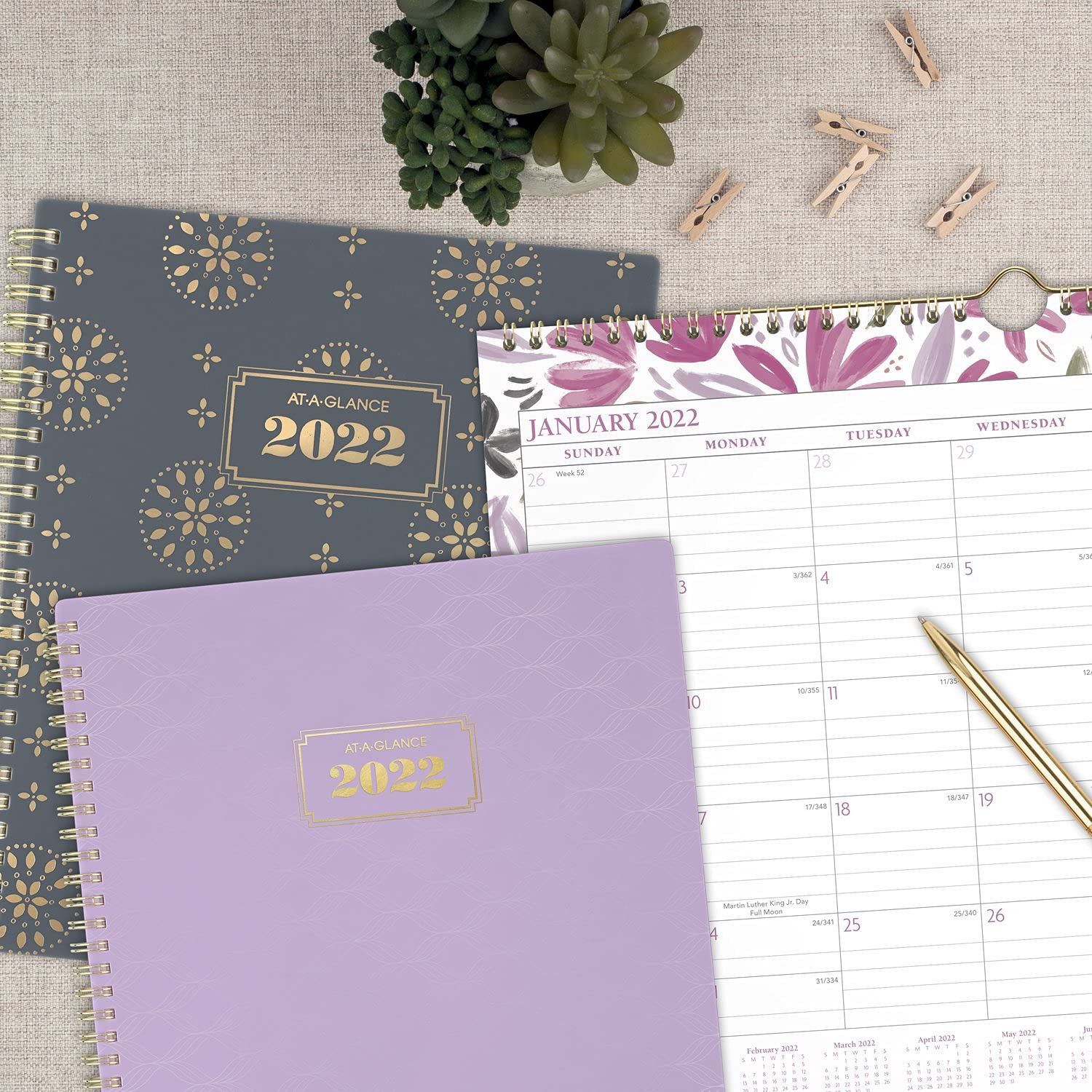 2022 Monthly Planner by AT-A-GLANCE, 8-1/2" x 11", Large, Badge Floral (1565F-091)