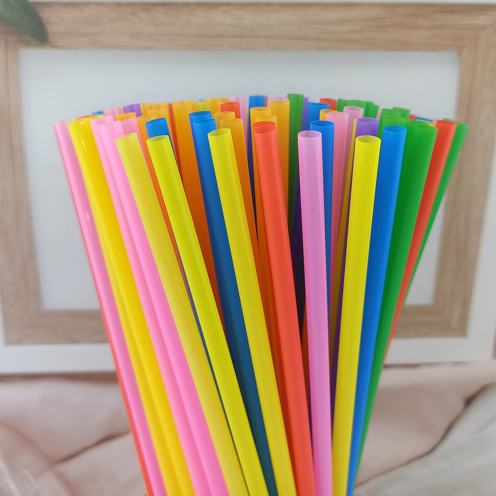 200PCS 10.2 Inches Disposable Decorative Pink Plastic Straws for Birthday Wedding Cocktail Party Supplies (0.23 * 10.2inch) (Pink)