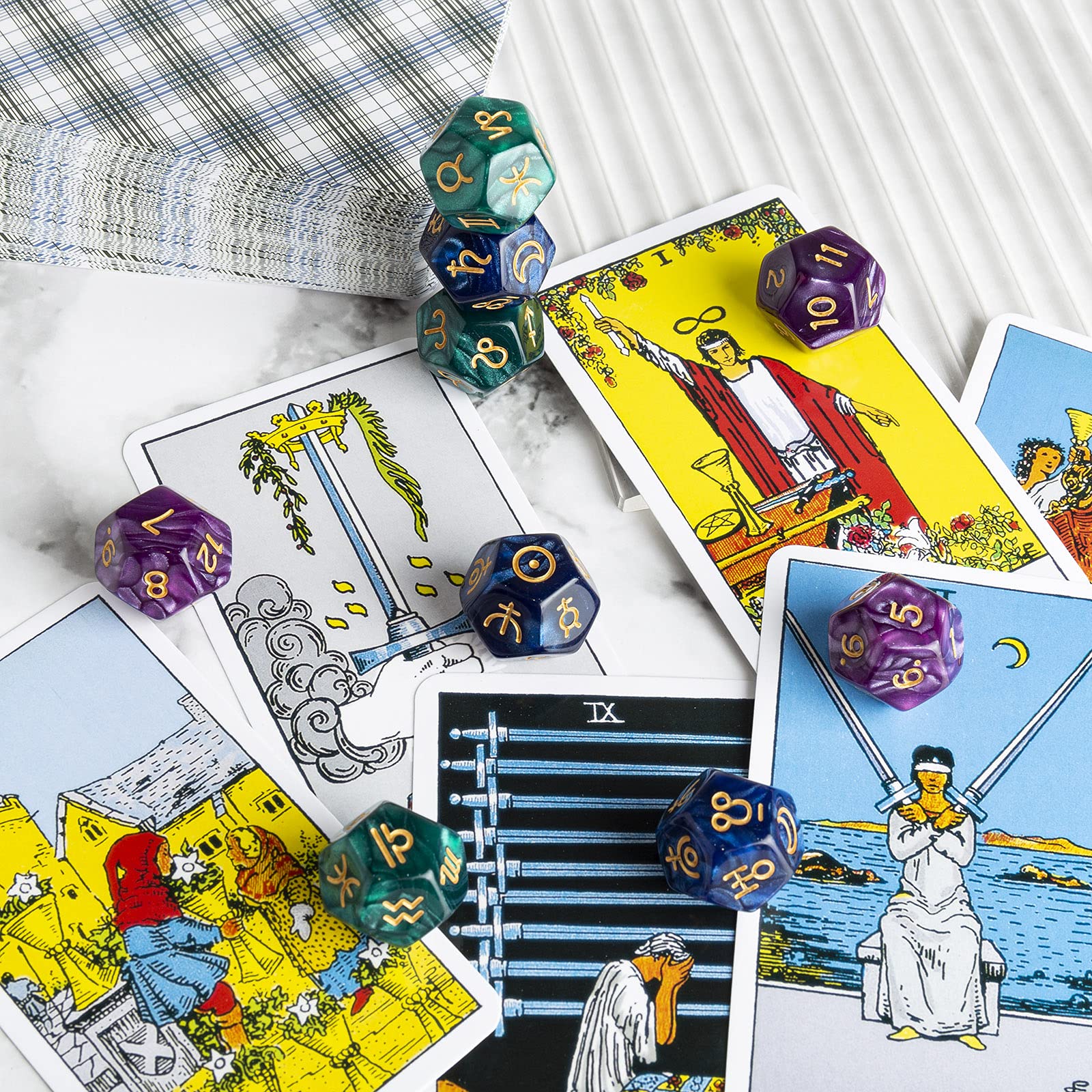 4 Set Tarot Cards Dice 12-Sided D12 Astrological Dice Resin Pearl Constellation Sign Dice for Astro Divination Gaming Accessories