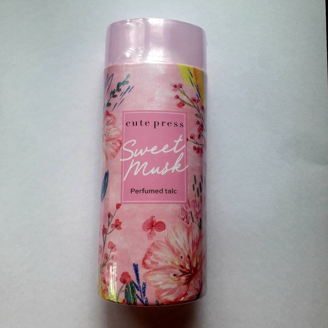 Body powder Cute Press Sweet Musk Perfumed Talcum powder. 100 g. (pack of 2)