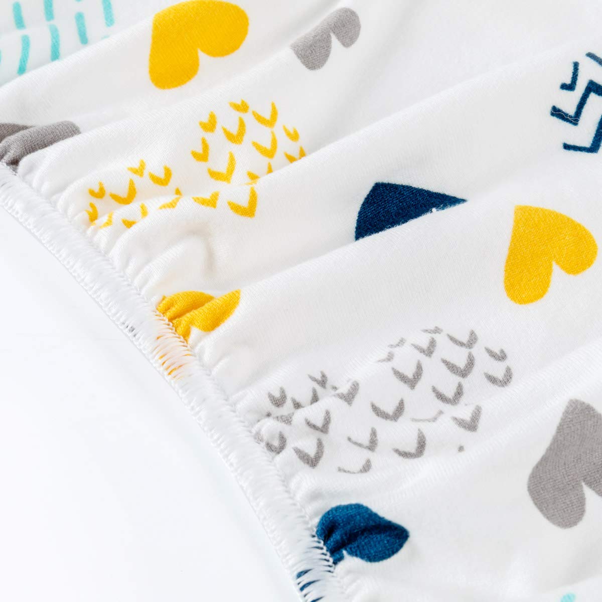 COSMOPLUS Bassinet Sheet Set 2 Pack Stretch Fitted Craddle Fitted Sheets for Bassinet Pads/Mattress, for Boys Girls,Unisex,Ultra Soft,Heart Pattern