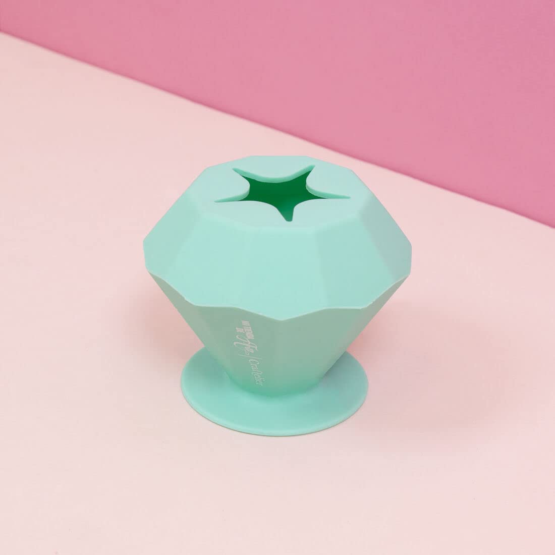 Craftelier - Waste Collector for Vinyl, Paper, Cardboard and Other Scrapbooking Materials | Made of Silicone | Approximate Dimensions 9 x 9 x 7 cm (3.54" x 3.54" x 2.76") - Turquoise Colour