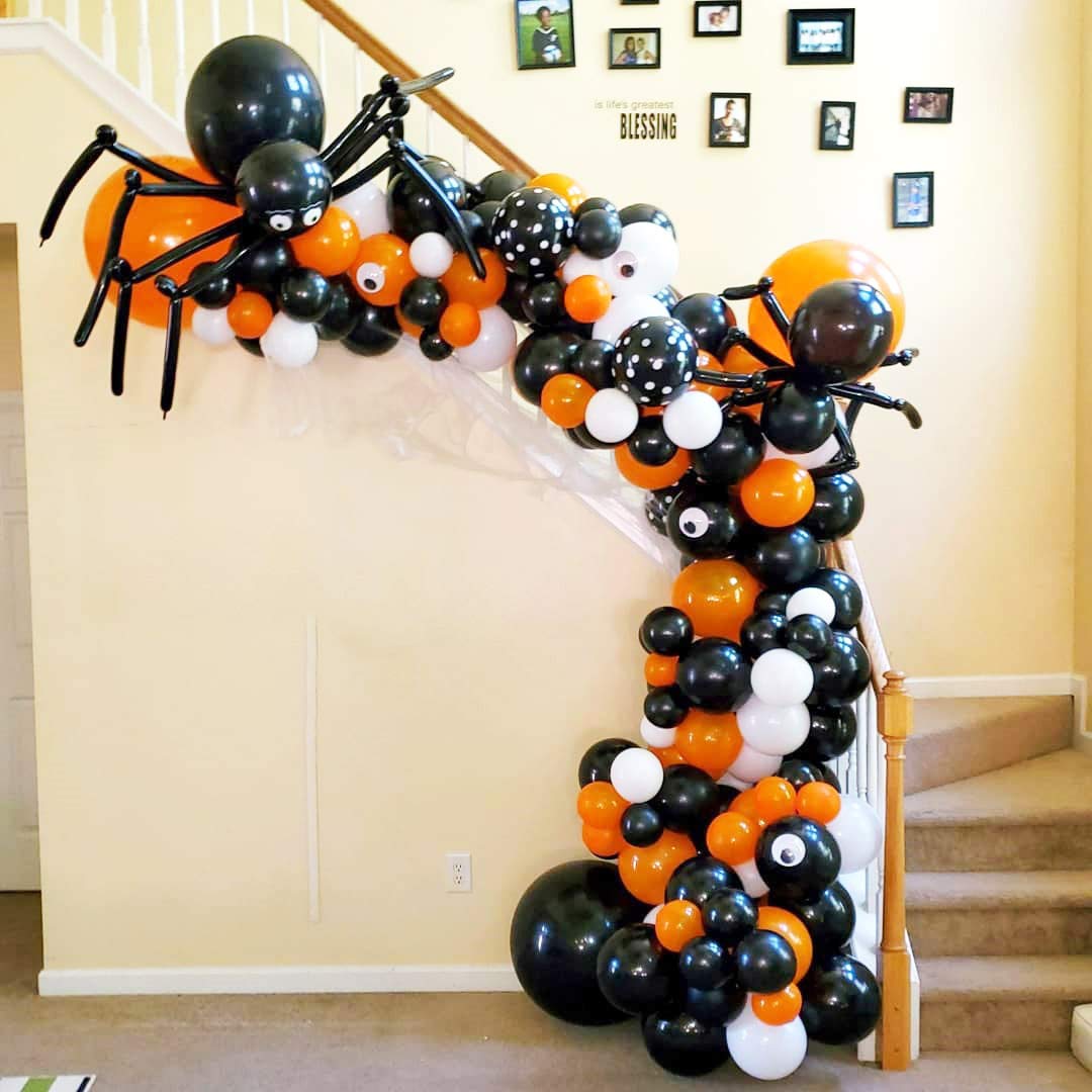 129pcs Halloween Balloon Arch Garland Kit DIY Big Spiders Balloons Black Orange White Latex Balloons Tie Tools Adhesive Dots Halloween Party Supplies