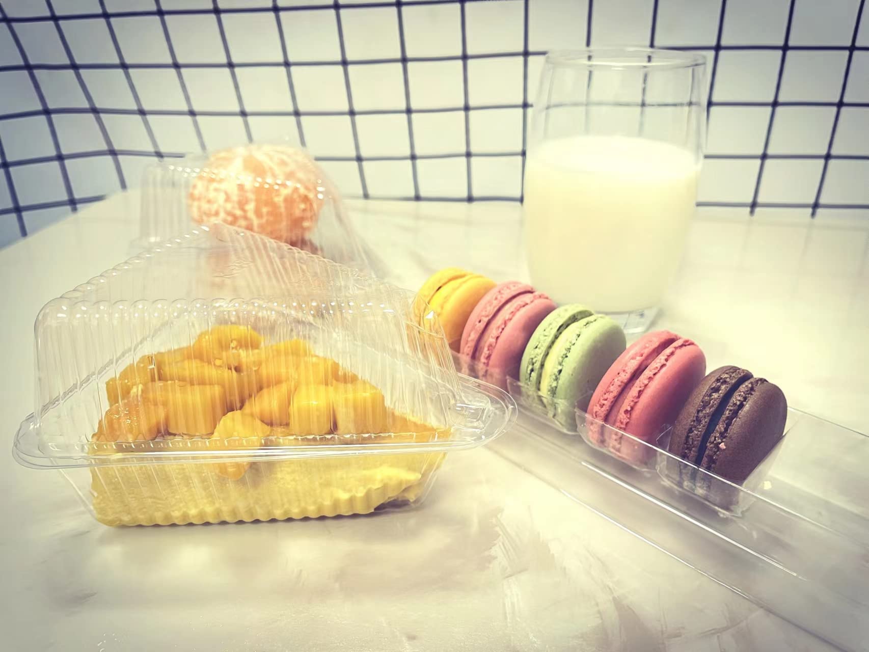 200 Pcs Transparent Cake Slice Containers with Lids Clear Plastic Trays with Hinged Lid Clear Medium Hinged Lid Cheesecake Container Disposable to Go Box Food Containers for Store Your Food
