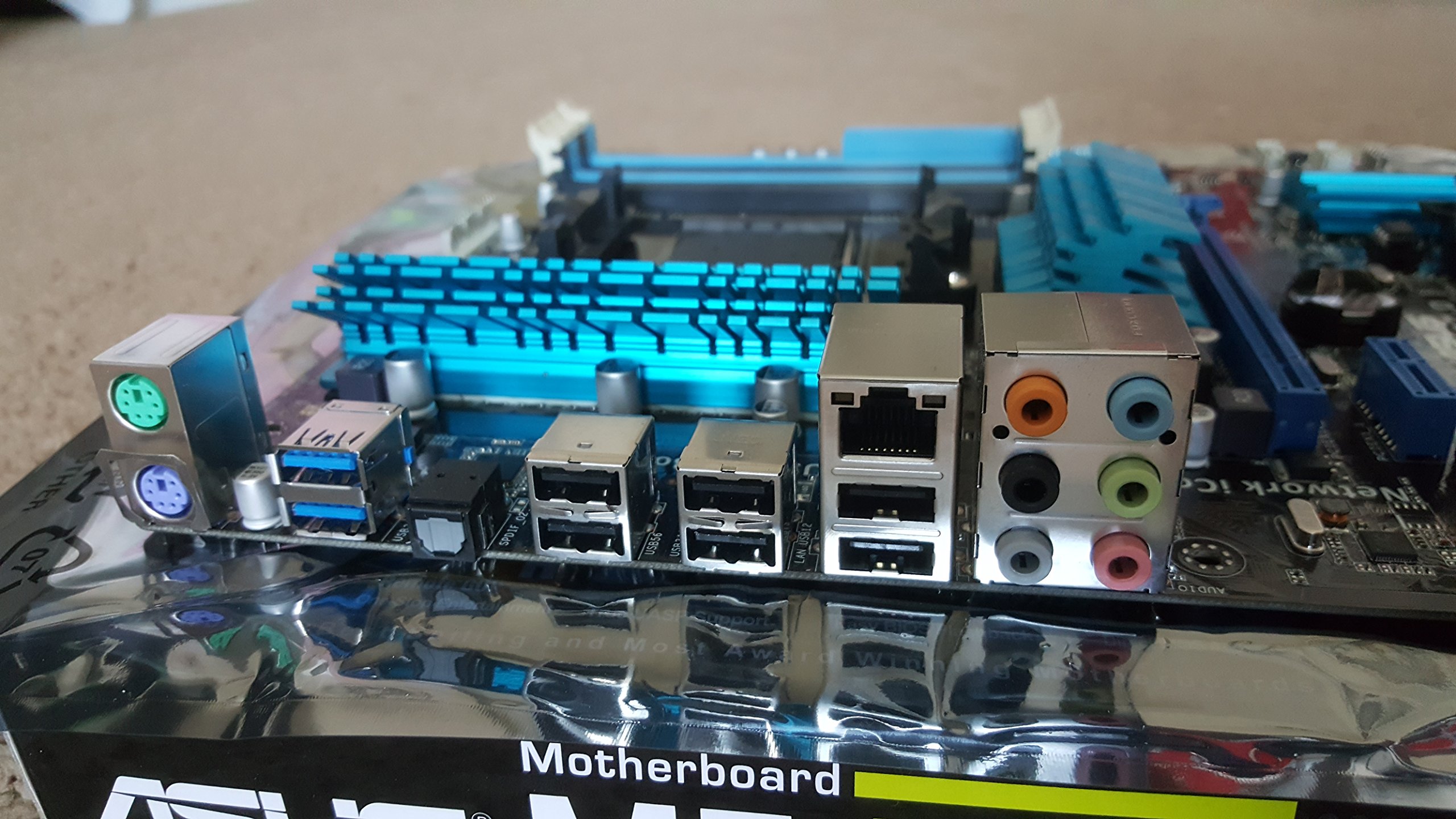 ASUS M5A97 R2.0 AM3+ AMD 970 SATA 6Gb/s USB 3.0 ATX AMD Motherboard