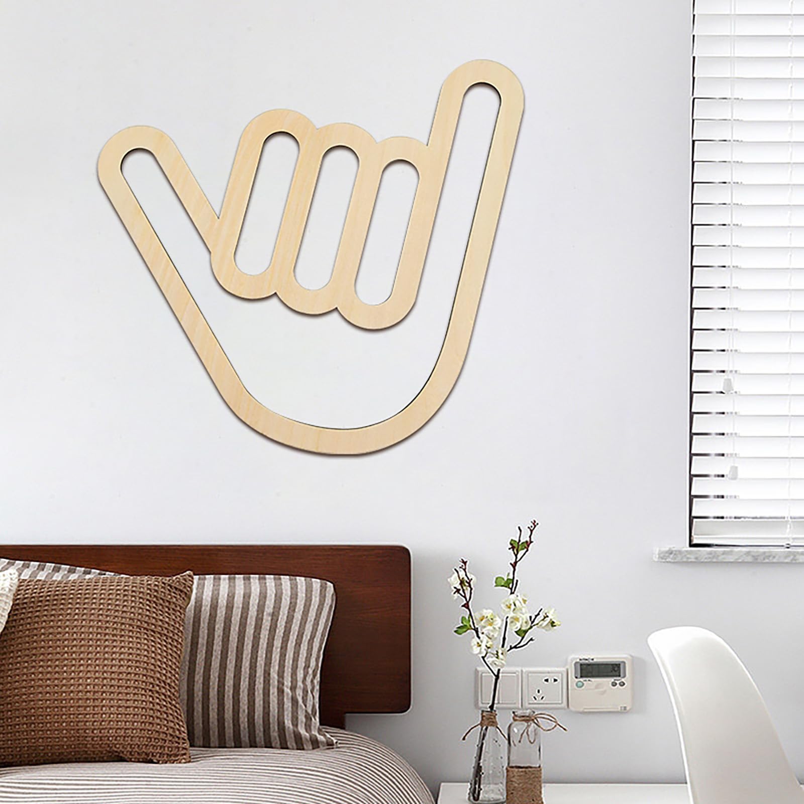 2 Pcs Shaka & Victory Wooden Wall Sign Hang Loose Sign Hawaii Aloha Surfer Hand Sign Surf Wall Decor for Home Living Room Kitchen Bathroom Bedroom Hand shape Finger Nursery Room Decoration