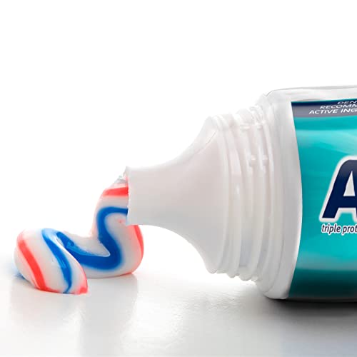 Aquafresh Maximum Strength Toothpaste for Sensitive Teeth, Smooth Mint, 5.6 Ounce (Pack of 1)