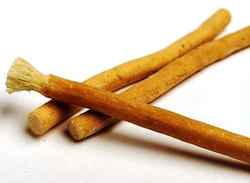 Organic Herbs Traditional Natural Miswak (sewak) Peelu Chewing Stick Toothbrush for Whiter Teeth -3 Pc
