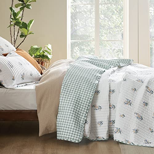 Bedsure Floral Quilt Set Queen - Reversible Summer Quilt, 3 Pieces Bedding Set, Botanical Spring Flower Microfiber Lightweight Bedspread, Coverlet Set with 2 Pillow Shams for All Seasons (90"x96")