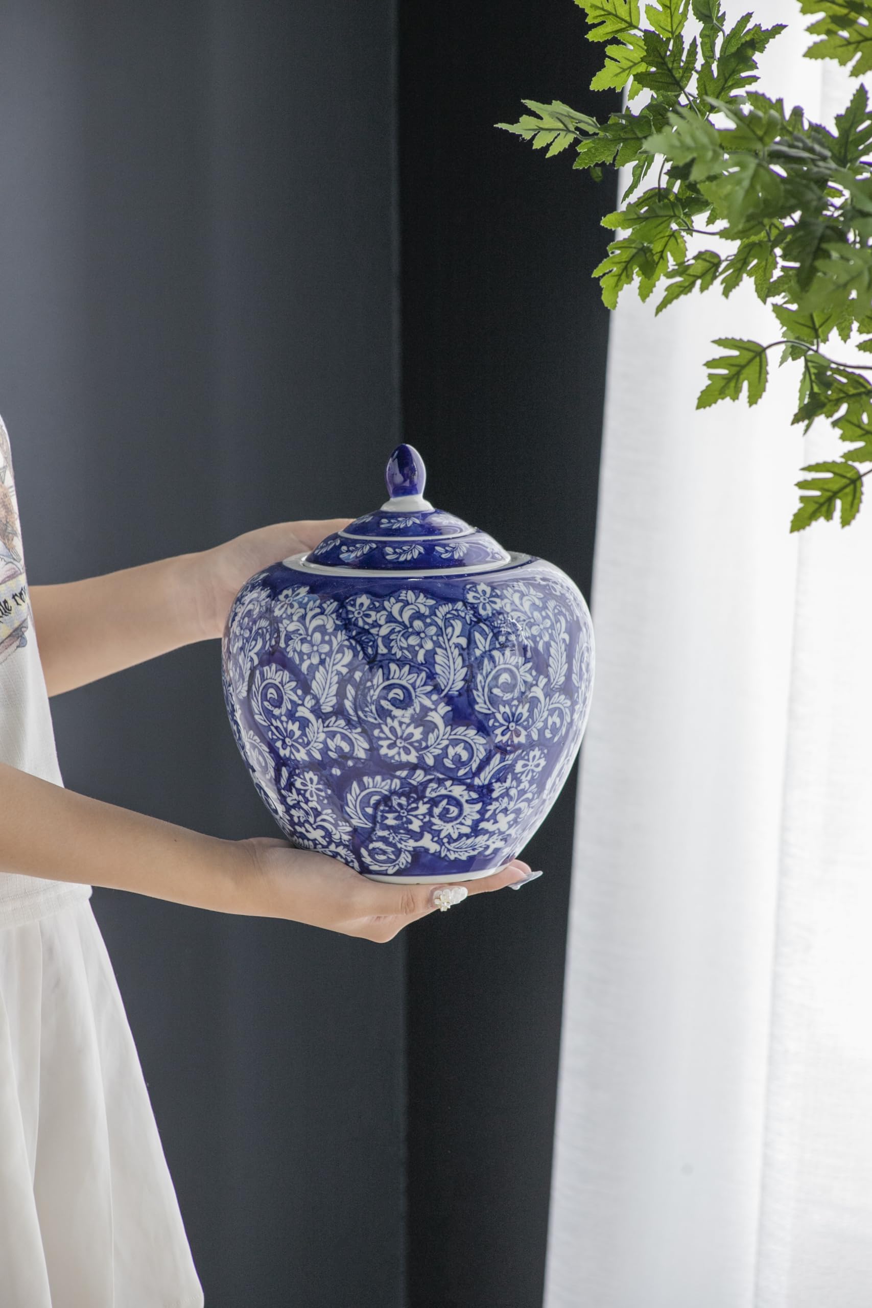 A&B Home 10'' Decorative Antique Porcelain Jar with Lid Flower Pot Planter Blue and White Vase Floral Print Centerpiece Home Decor Indoor Outdoor