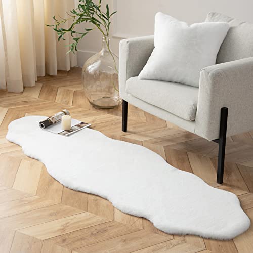 Ashler Faux Rabbit Fur Area Rug Whiteļ¼2 X 6 ftļ¼& Throw Pillow Covers White 18 X 18 inches