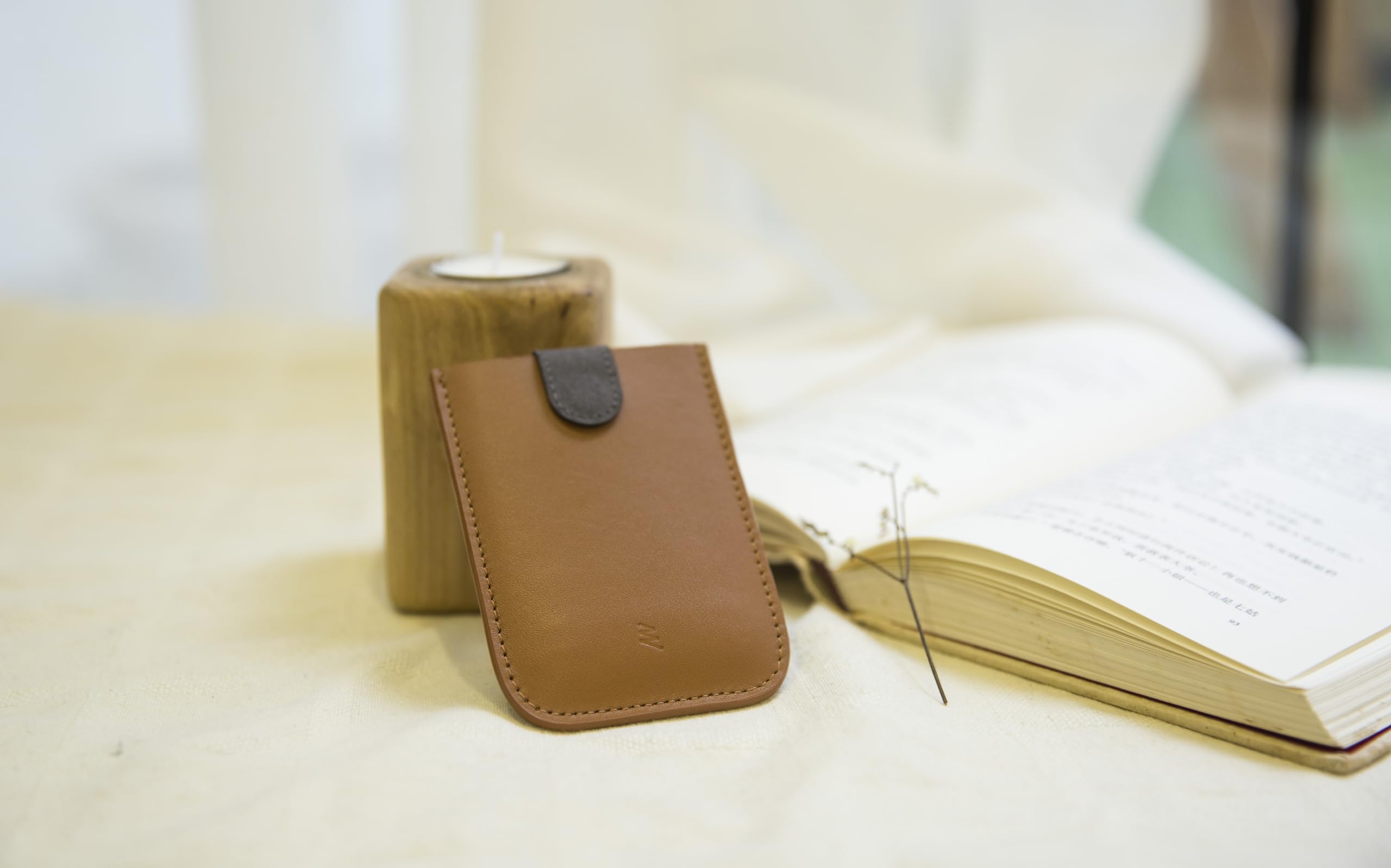 Allocacoc Slim wallet, DesignNest DAX wallet, Cascading pull-tab wallet, Hold upto 6 cards, small wallet, Card holder, Purse (Brown, Leather)